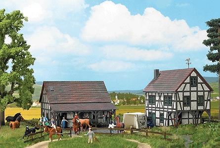 Busch Horse Stable - Kit - 3-3/8 x 3-3/4 x 3'' HO Scale Model Railroad ...