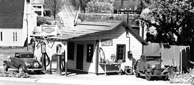 Evergreen-Hill 30's Gas station - HO-Scale #206