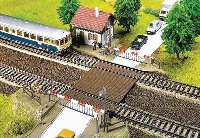 Faller Grade Crossing w/Gates Kit HO Scale Model Railroad Accessory #120174