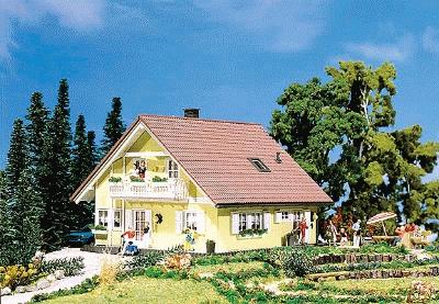 Faller Familia House Kit HO Scale Model Railroad Building #130397