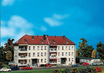 Faller 3-Story Apartment Building/Block Of Flats w/Balconies Painted ...