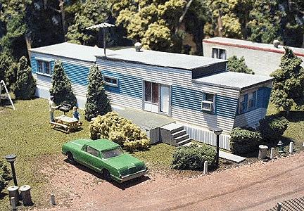 NuComp Trailer/Mobile Home (Unpainted Resin Kit)