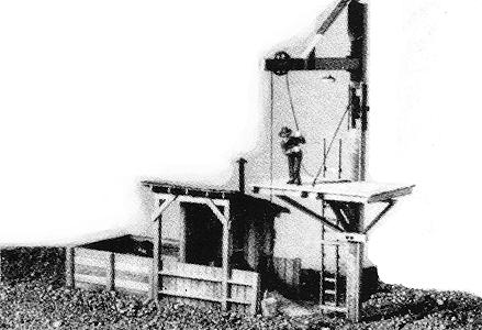 Sequoia Sand House & Bucket Crane - HO-Scale #4011