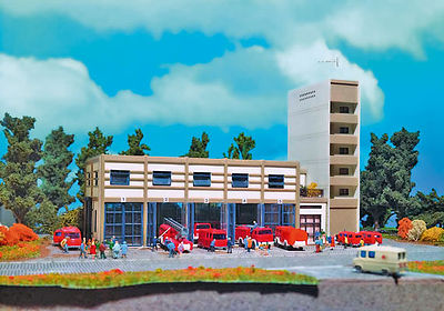 Vollmer Fire Station w/5 Bays Kit