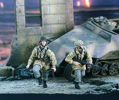 Verlinden German Paras Running (2) Resin Model Military Figure Kit 1/35 ...