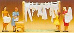Preiser Women Hanging Laundry (5) Model Railroad Figure HO Scale #10050