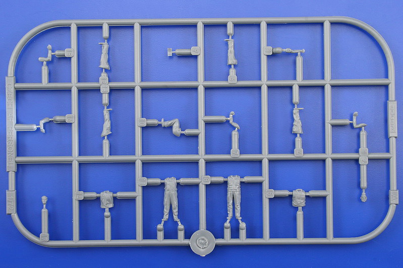 Czech Air Force Personnel -- Plastic Model Military Figure Kit -- 1/72 ...