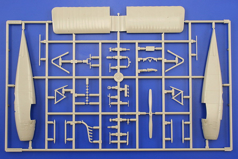 Albatros D II German BiPlane (Profi-Pack) -- Plastic Model Airplane Kit ...