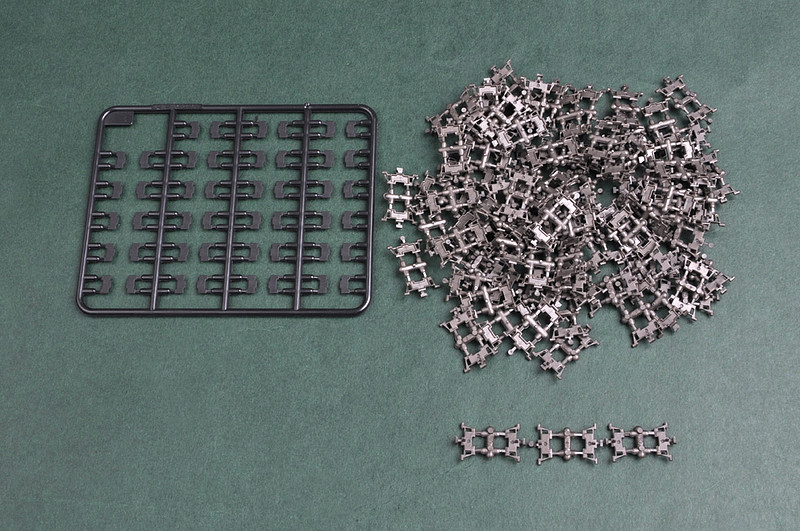 CV90-40 IFV -- Plastic Model Military Vehicle Kit -- 1/35 Scale ...