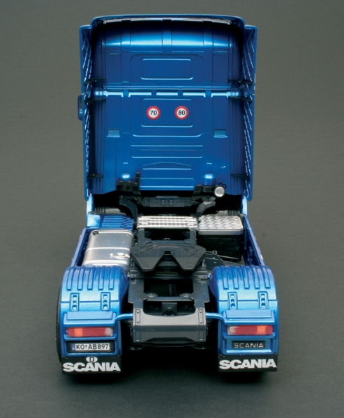 Scania R640 Atelier -- Plastic Model Truck Kit -- 1/24 Scale -- #553850 ...