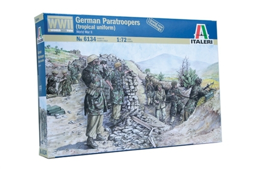 WWII German Paratroopers Tropical -- Plastic Model Military Figure Kit ...