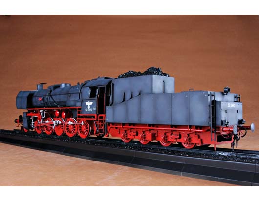 BR52 Kriegslocomotive Armored Steam Locomotive -- Plastic Model Train ...
