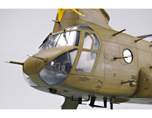 CH47A Chinook Helicopter -- Plastic Model Helicopter Kit -- 1/35 Scale ...