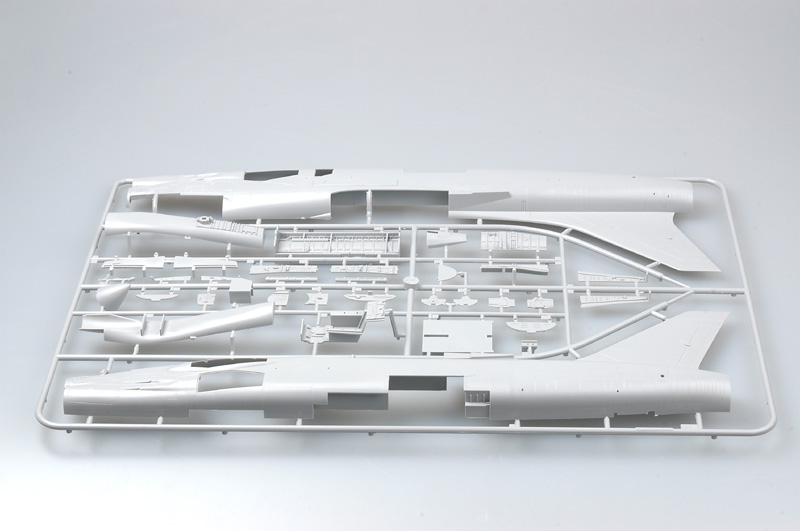 F8J Crusader US Navy Fighter Aircraft -- Plastic Model Airplane Kit ...