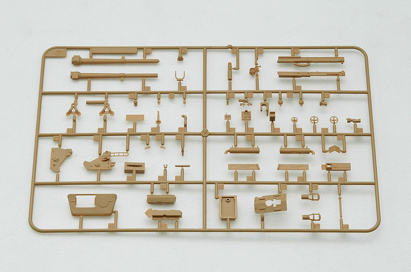German 39H Tank with 105mm -- Plastic Model Military Vehicle -- 1/35 ...