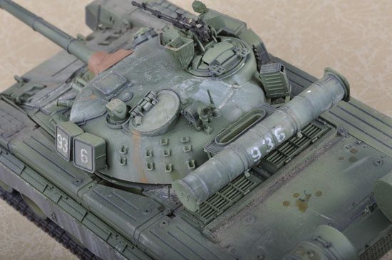 Russian T-80B Main Battle Tank -- Plastic Model Military Vehicle -- 1/ ...