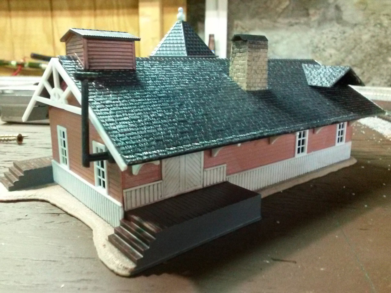 Station & Freight Shed Kit -- HO Scale Model Railroad Building -- #427 ...