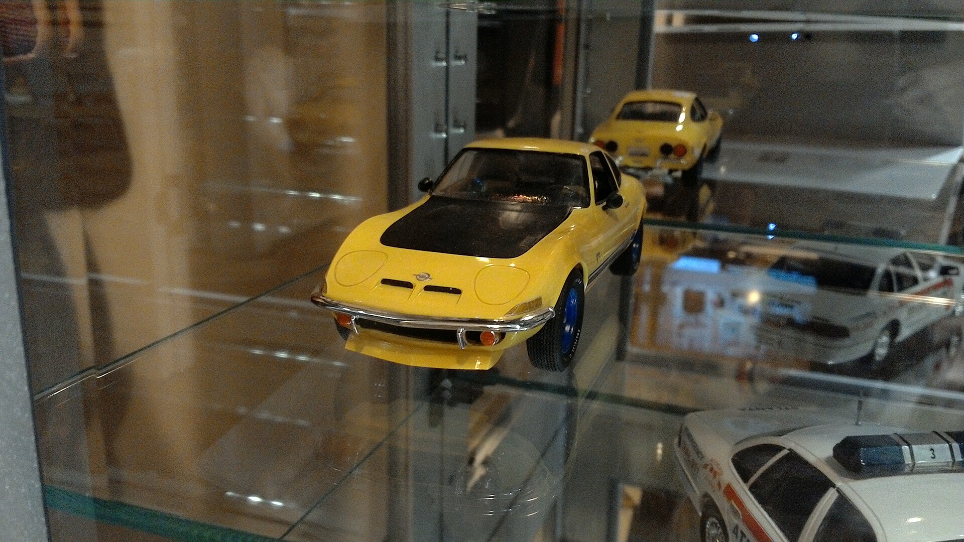 Hot Wheels Buick Opel GT -- Plastic Model Car Vehicle Kit -- 1/25 Scale ...