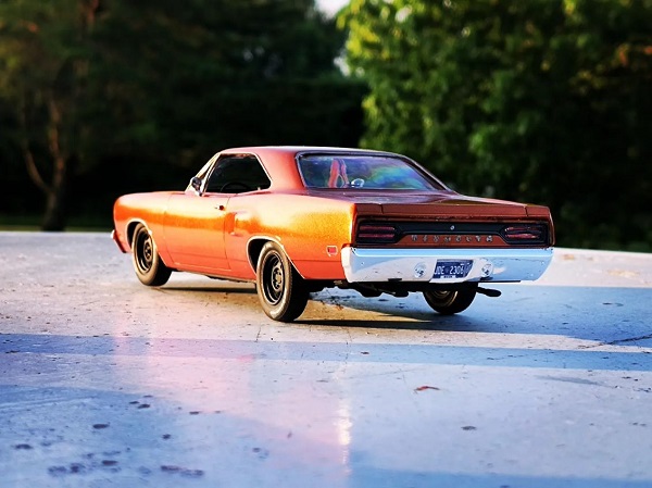 1970 Plymouth Roadrunner -- Plastic Model Car Kit -- 1/24 Scale ...