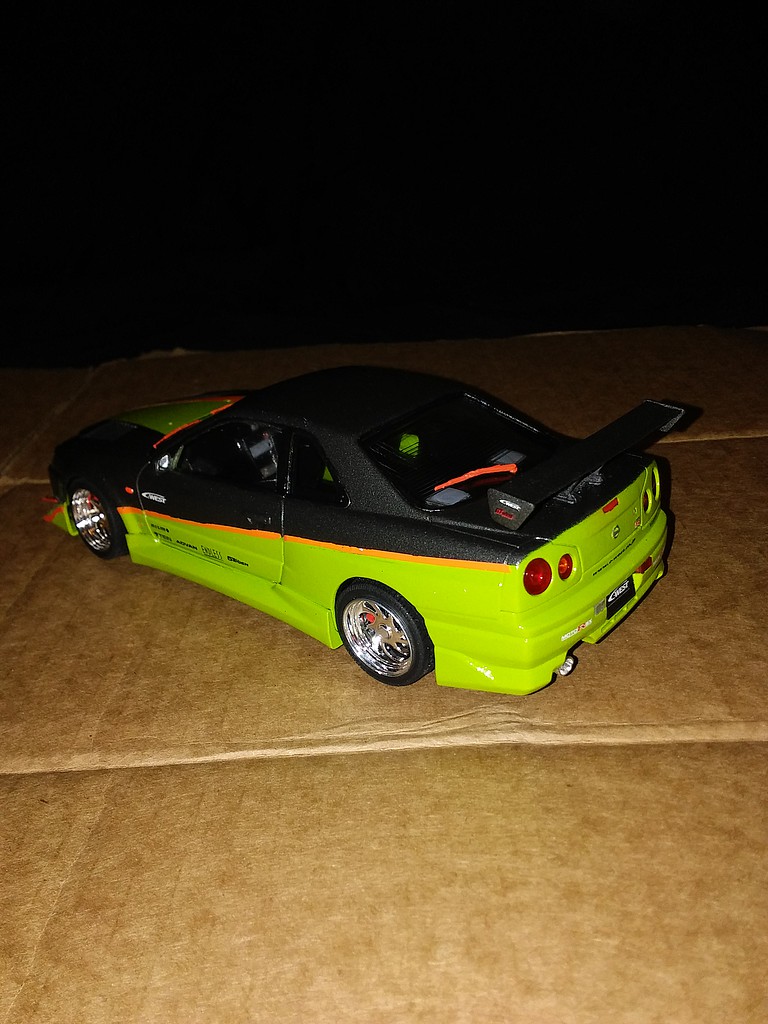 Nissan Skyline GT-R V-Spec II Sportscar -- Plastic Model Car Kit -- 1/ ...