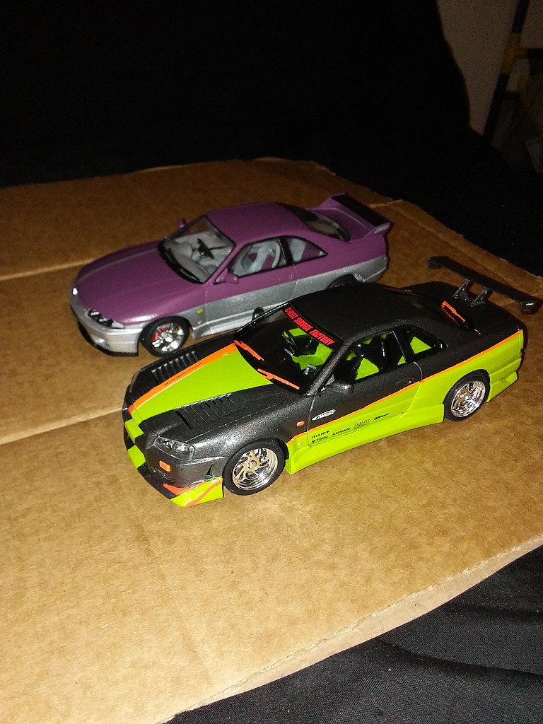 Nissan Skyline GT-R V-Spec II Sportscar -- Plastic Model Car Kit -- 1/ ...