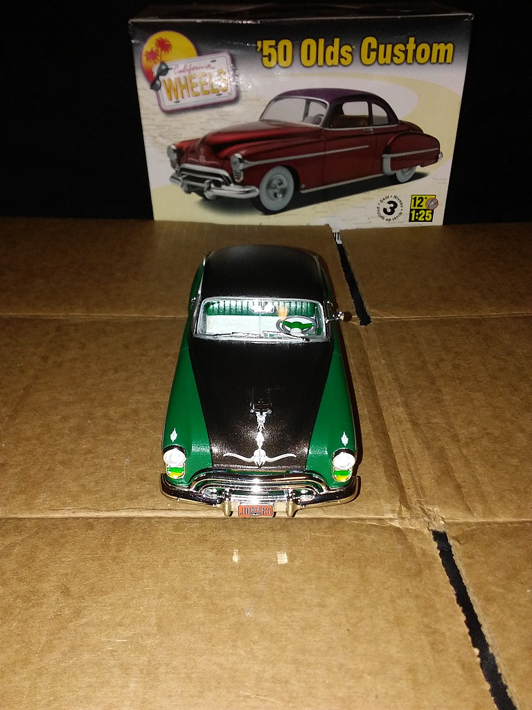 1950 Olds Custom -- Plastic Model Car Kit -- 1/25 Scale -- #854022 ...