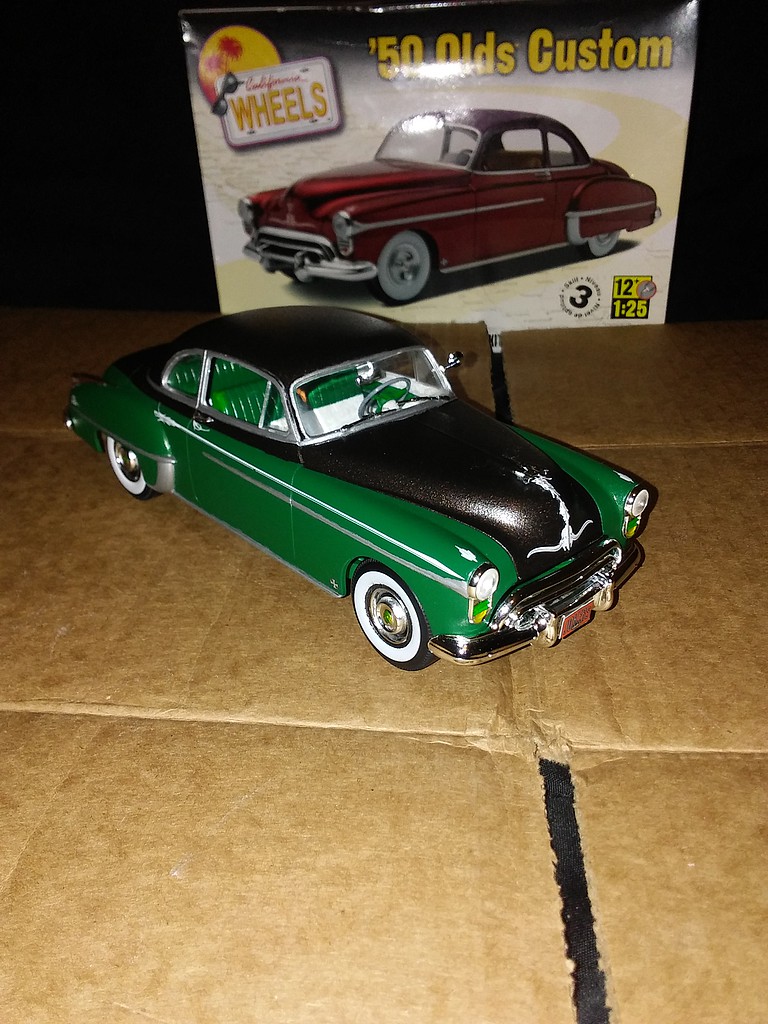 1950 Olds Custom -- Plastic Model Car Kit -- 1/25 Scale -- #854022 ...