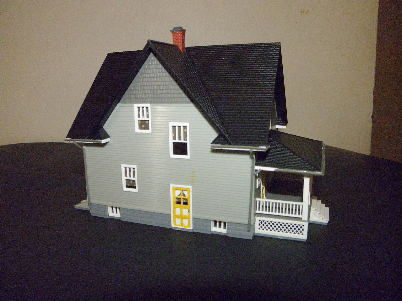 Kim's Classic American Home Kit -- HO Scale Model Railroad Building ...