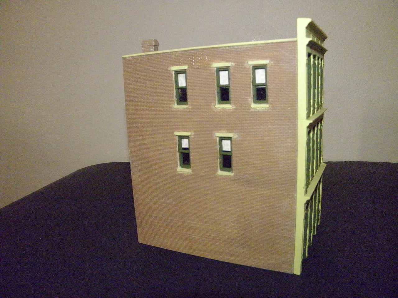 1st National Bank Kit -- HO Scale Model Railroad Building -- #woo11800 ...