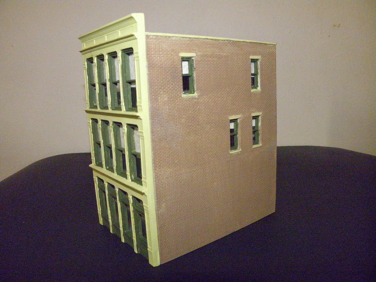1st National Bank Kit -- HO Scale Model Railroad Building -- #woo11800 ...