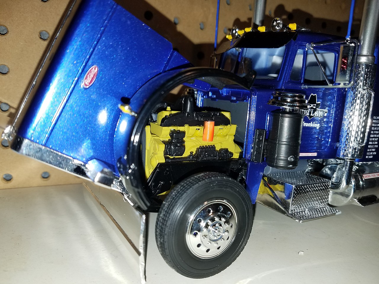 Peterbilt 359 Conventional -- Plastic Model Truck Kit -- 1/25 Scale ...