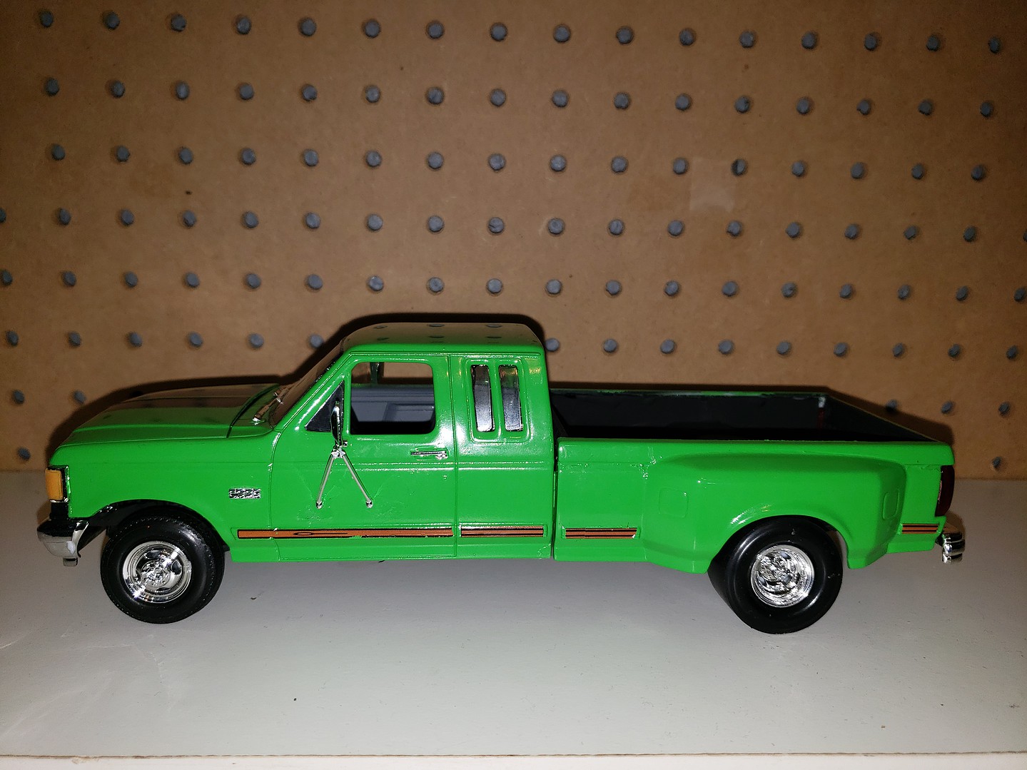 1991 Ford F-350 Dually -- Plastic Model Truck Kit -- 1/24 Scale ...