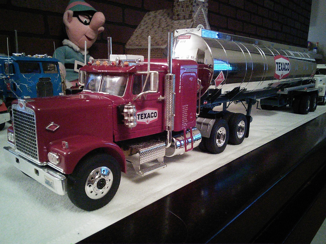 Diamond Reo Tractor Pictures