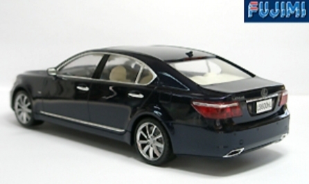 Lexus LS600hl -- Plastic Model Car Vehicle Kit -- 1/24 Scale -- #03753 ...