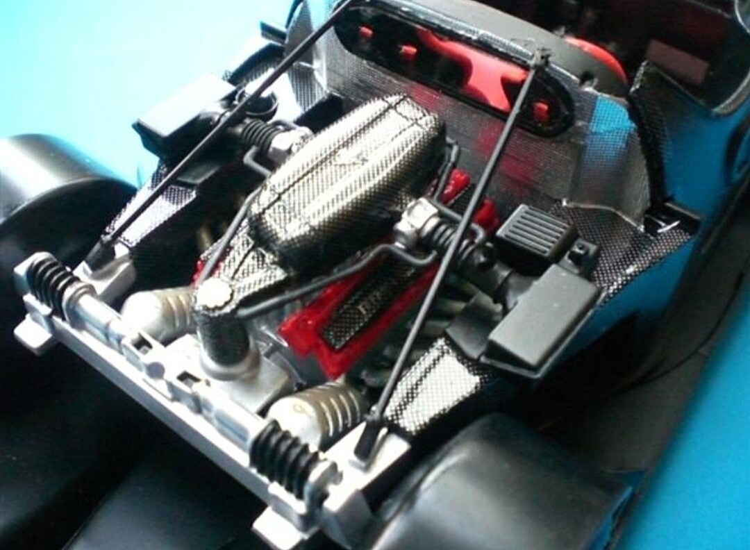 ENZO Ferrari w/Photo-Etched Parts -- Plastic Model Car Vehicle Kit -- 1 ...