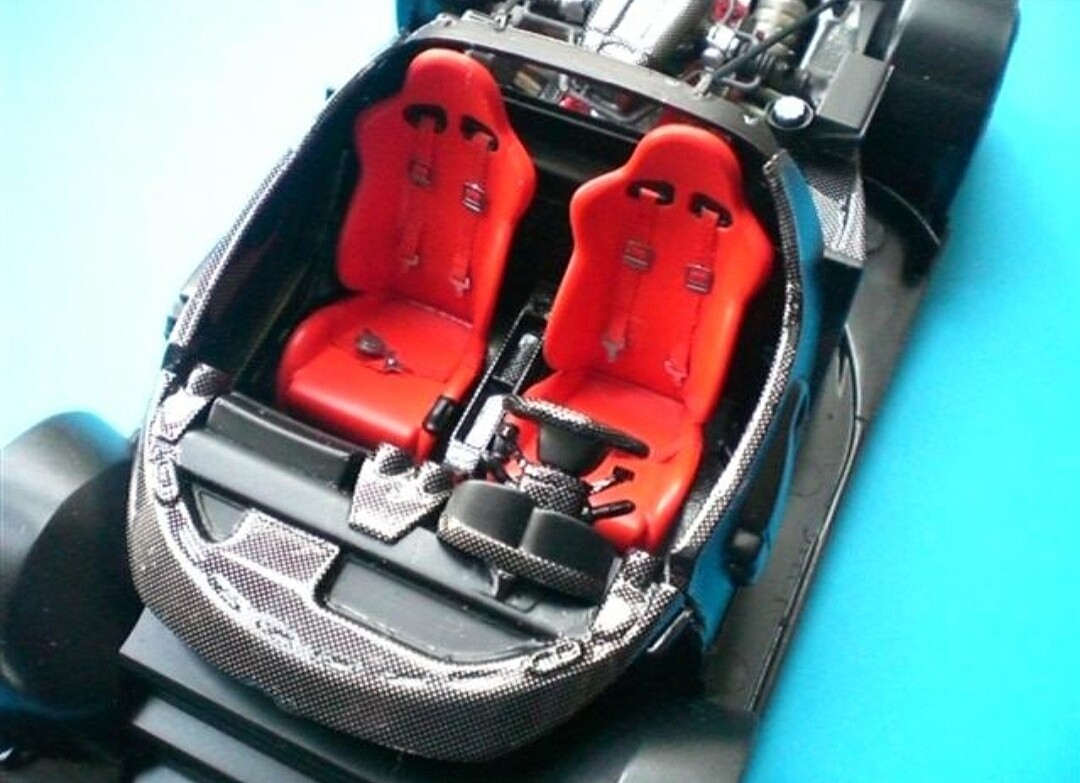 ENZO Ferrari w/Photo-Etched Parts -- Plastic Model Car Vehicle Kit -- 1 ...