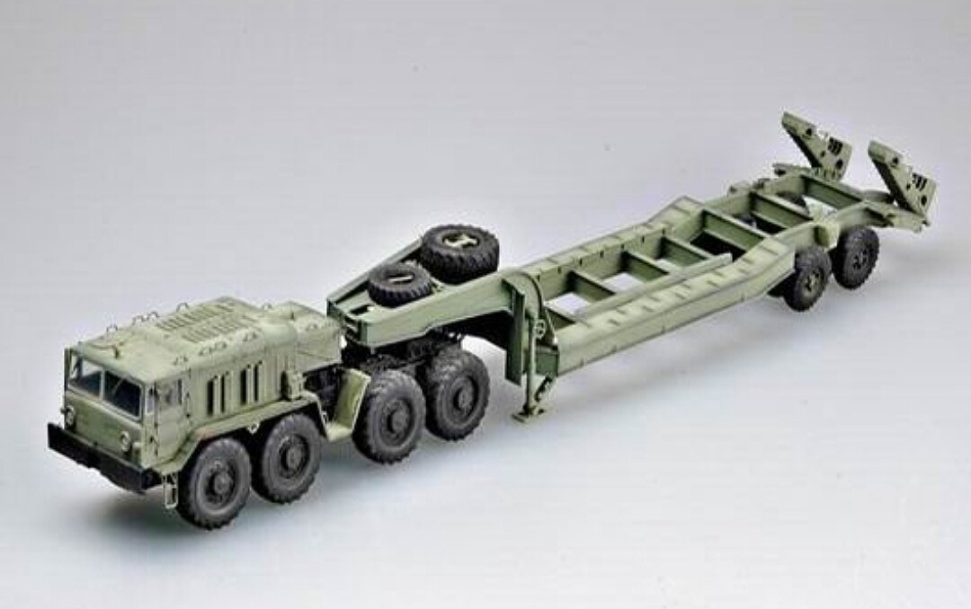 MAZ-537G Transport w/MAZ/ChMZAP-5247G -- Plastic Model Military Vehicle ...