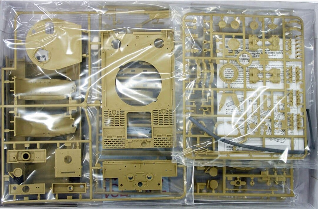 German Tiger I Initial Tank -- Plastic Model Military Vehicle Kit -- 1/ ...