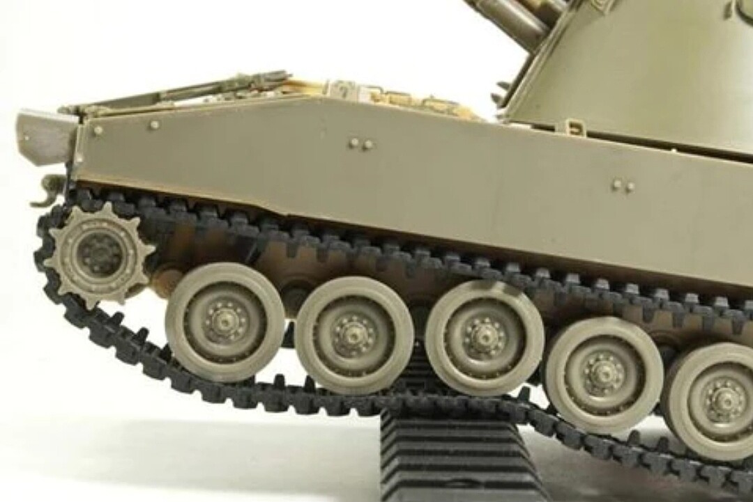 M109A2 Howitzer Gun w/M1A1 Collimator Aiming Device -- Plastic Model Tank Kit -- 1/35 -- #35109 ...