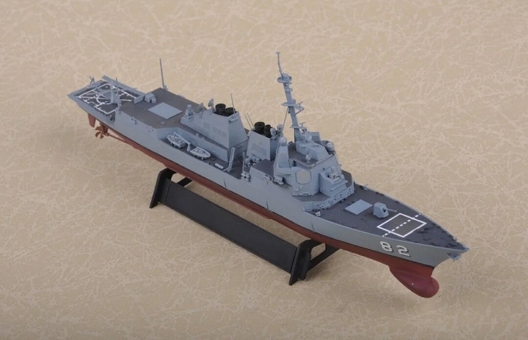 USS Lassen DDG-82 -- Plastic Model Military Ship Kit -- 1/700 Scale ...