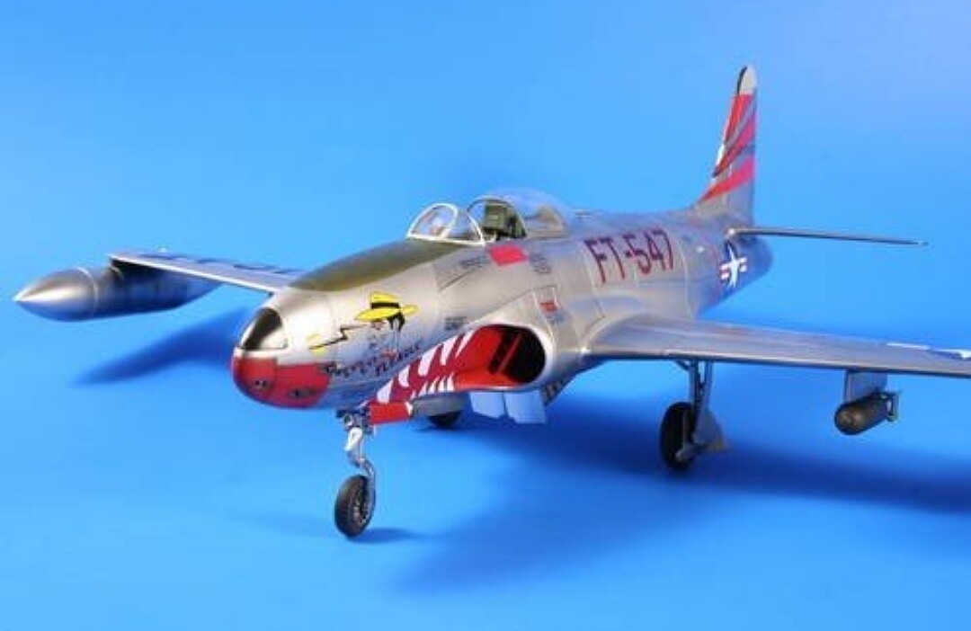 F80C Shooting Star Jet Fighter over Korea -- Plastic Model Airplane Kit -- 1/32 Scale -- #32048 ...