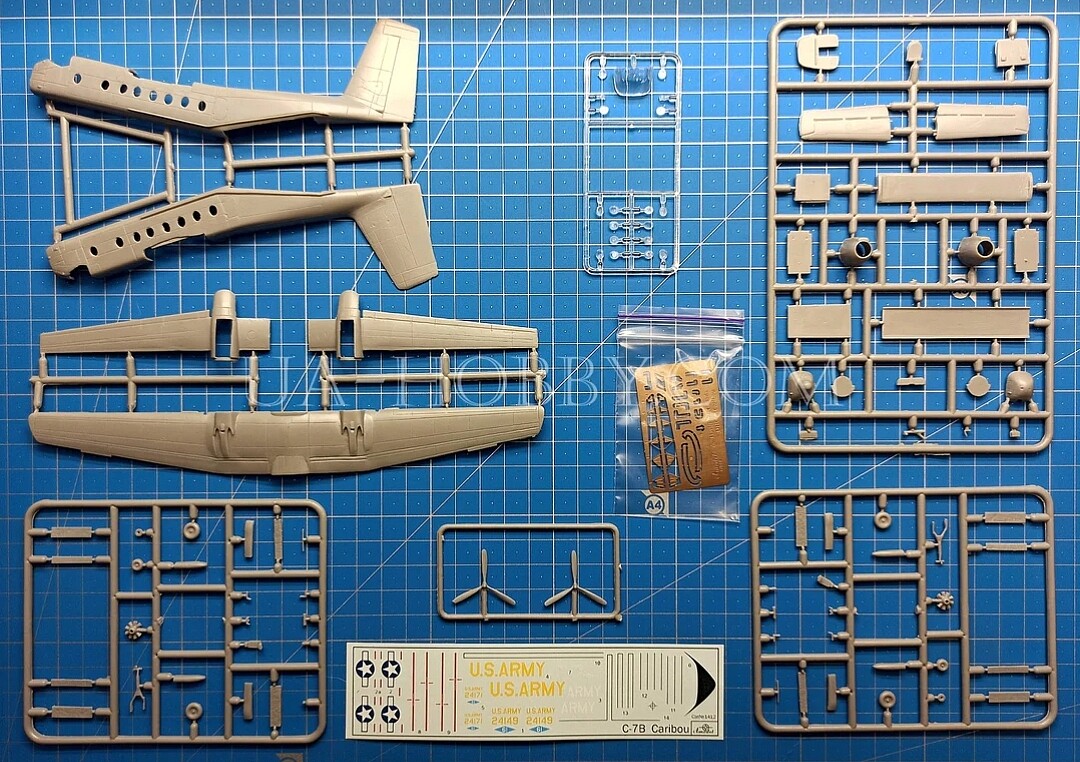 C7B Caribou Cargo Aircraft -- Plastic Model Airplane Kit -- 1/144 Scale ...