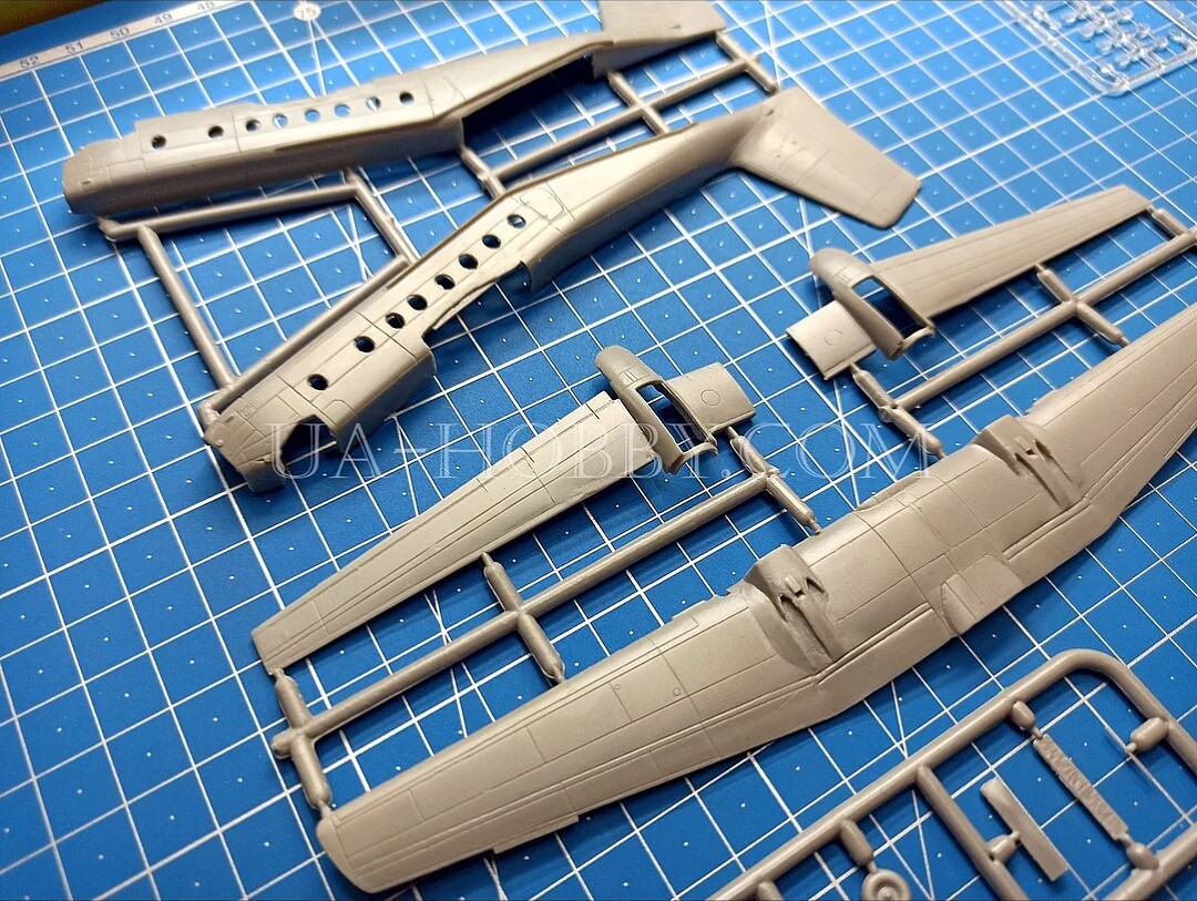 C7B Caribou Cargo Aircraft -- Plastic Model Airplane Kit -- 1/144 Scale ...