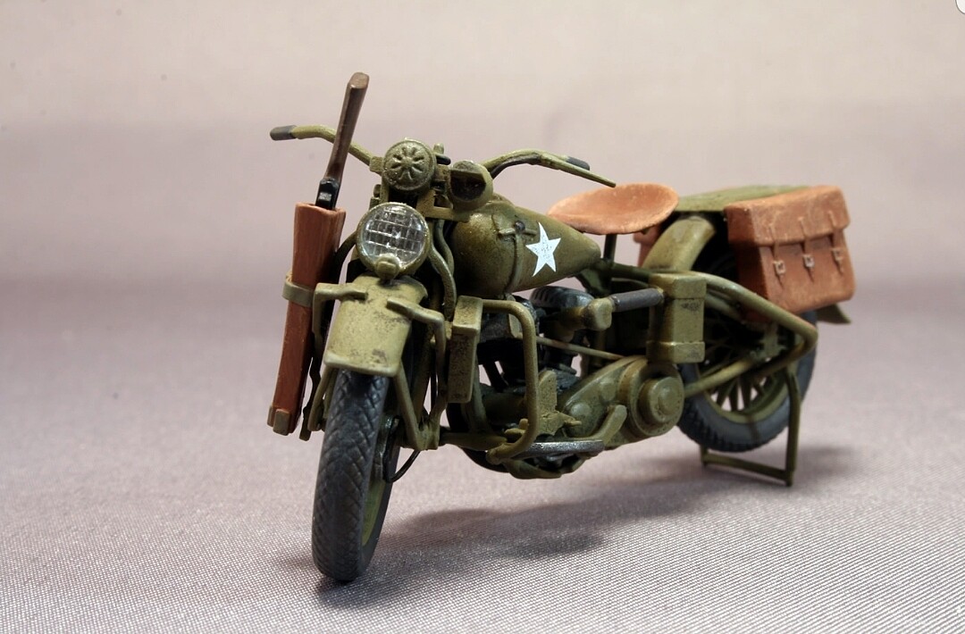US Motorcycles WWII Normandy -- Plastic Model Motorcycle Kit -- 1/35 ...