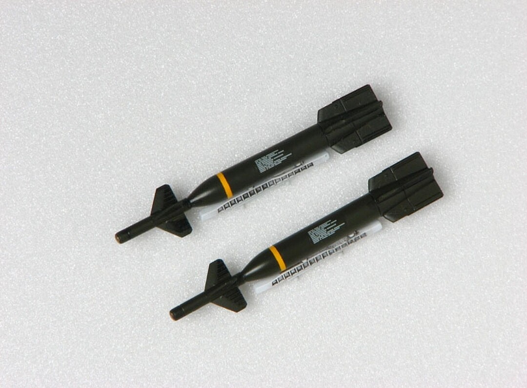 1/72 USN UCAS X47B Unmanned Combat Air System Aircraft w/GBU27 Guided ...