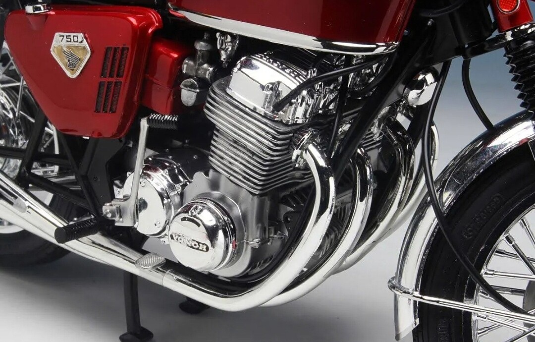 Honda 750 Four Motorcycle -- Plastic Model Motorcycle Kit -- 1/8 Scale ...