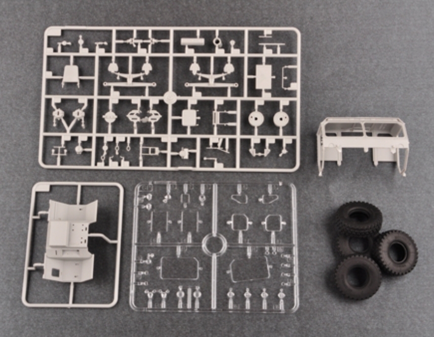 HEMTT M983 Tractor -- Plastic Model Military Vehicle Kit -- 1/35 Scale ...