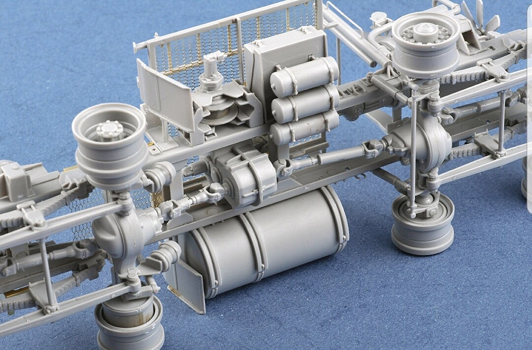 HEMTT M983 Tractor -- Plastic Model Military Vehicle Kit -- 1/35 Scale ...