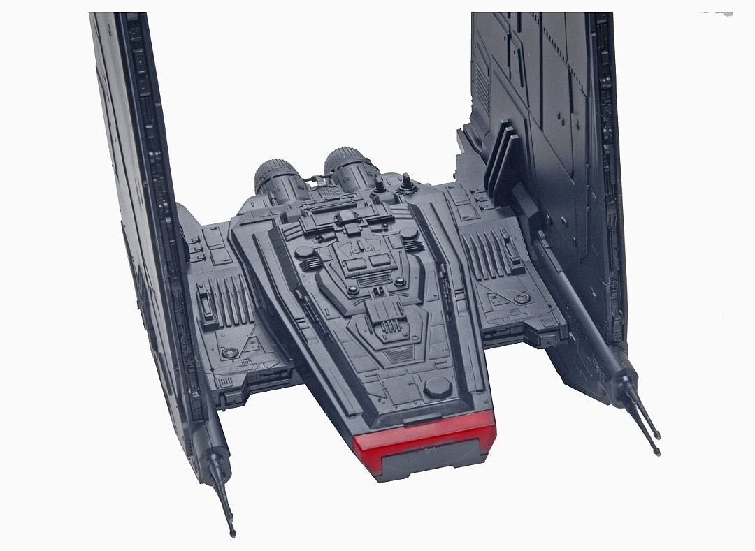 Kylo Ren's Command Shuttle -- Snap Tite Plastic Model Figure -- #851826 ...