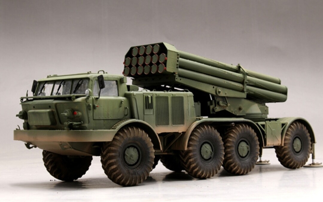 Russian 9P140 TEL of 9K57 Uragan Rocket -- Plastic Model Military ...